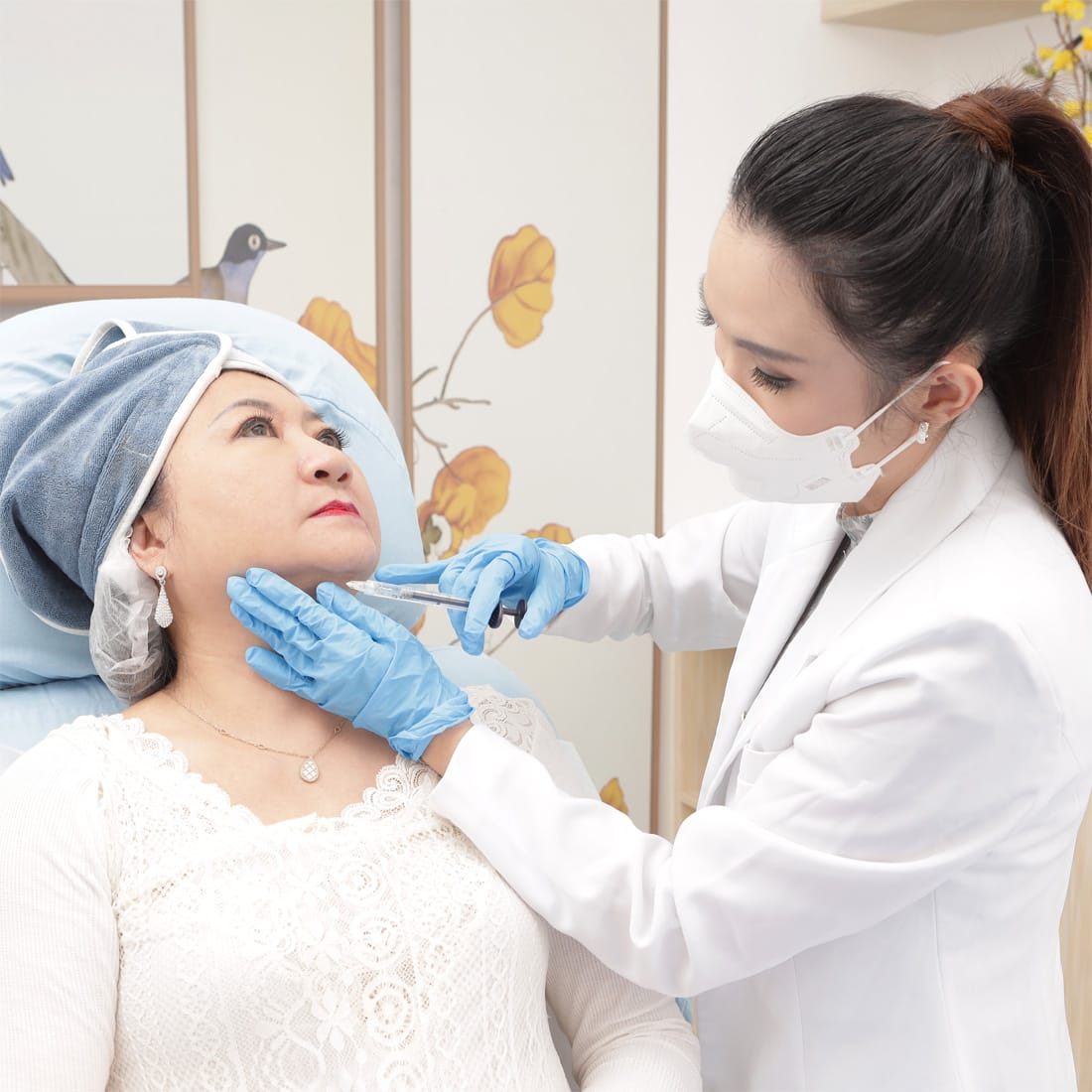 Melembapkan Kulit Kering Dengan Lumious Crystal Skin